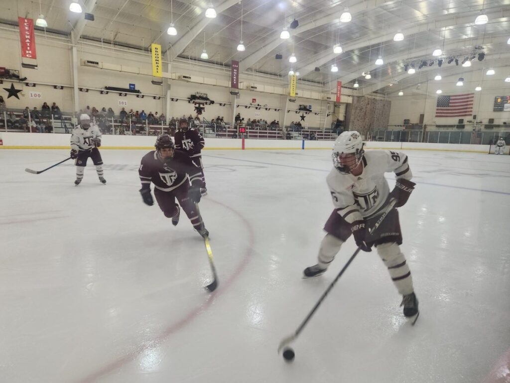 Maroon rallies to slam White in hockey opening scrimmage | American ...