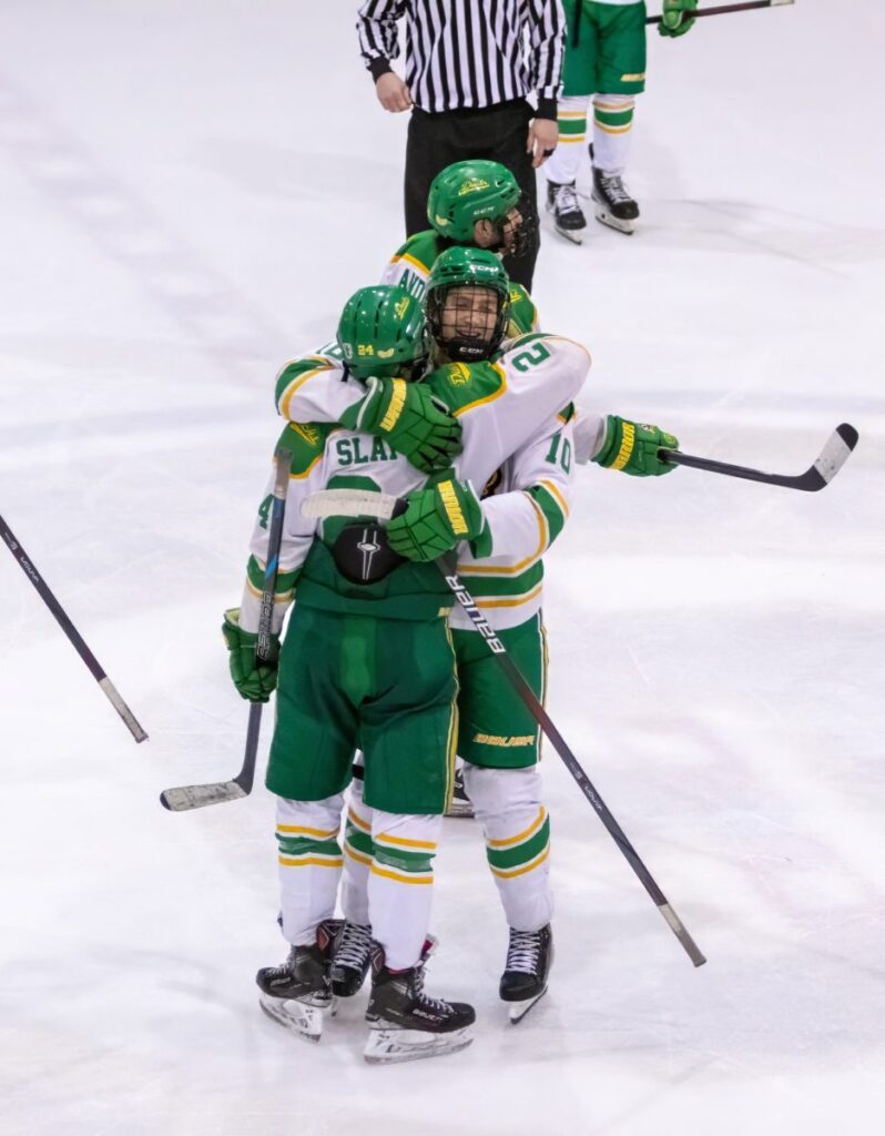 Oregon hockey looks to improve once again amid squad turnover ...