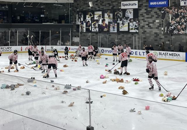 A bear-y big blowout: LMU Men’s Ice Hockey sweeps USC 10-0 at annual ...